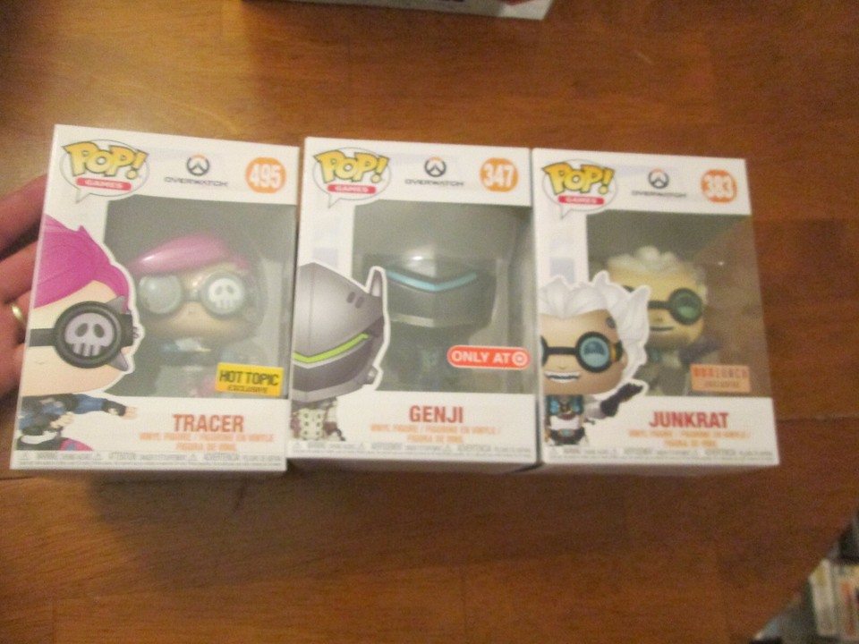 LOT 2 Funko POP OVERWATCH TRACER # 495 GENJI # 347 SET TARGET HOT TOPIC ...