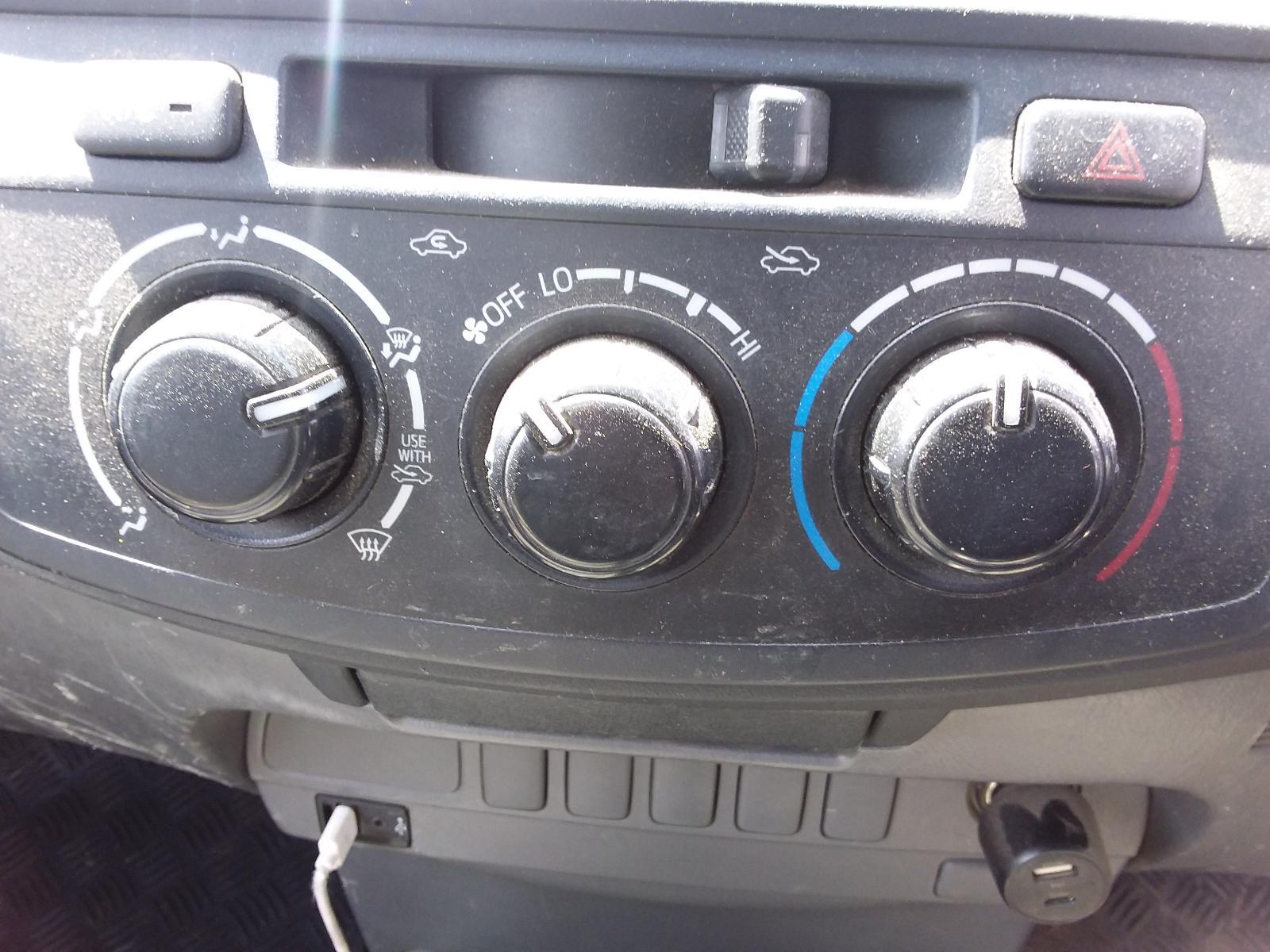 TOYOTA HILUX HEATER/AC CONTROLS NON CLIMATE CONTROL TYPE, 07/11-08/15 ...