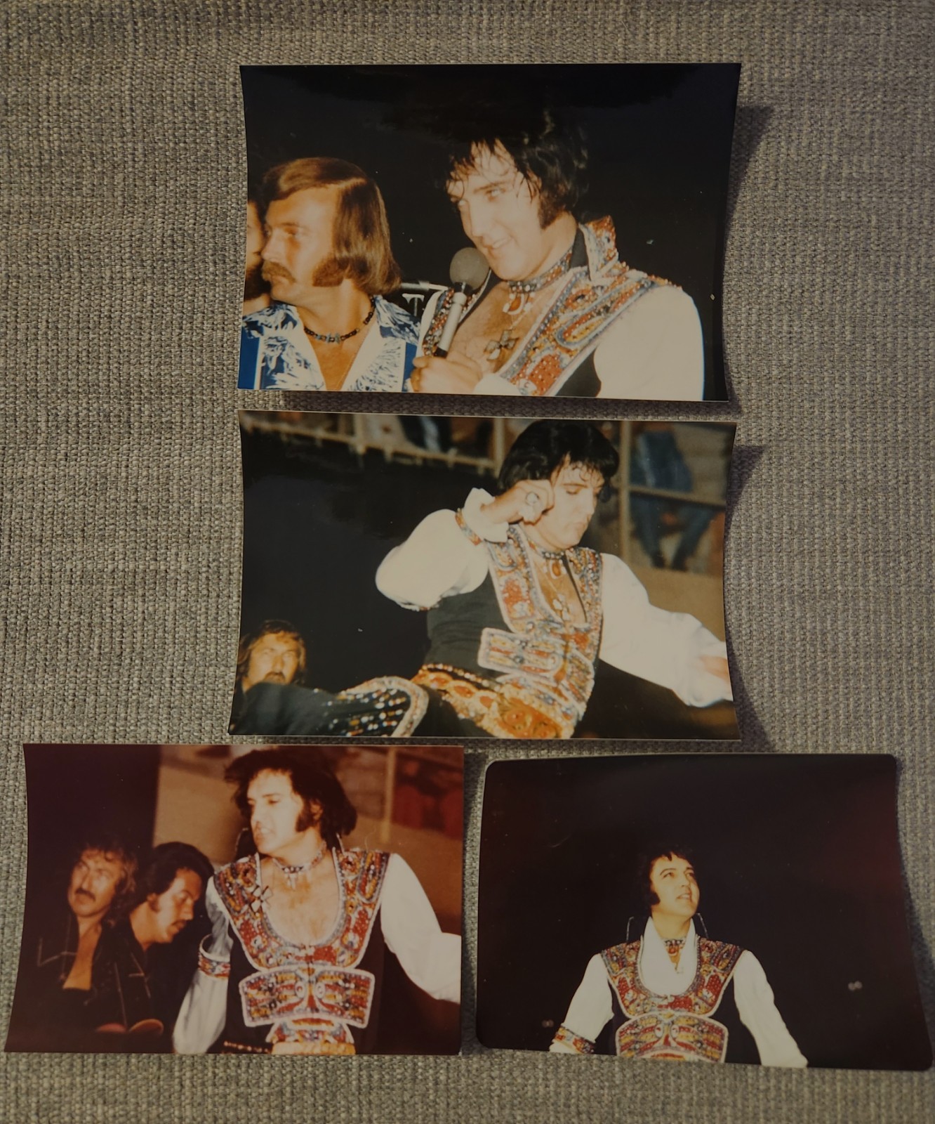 Elvis Presley - 5 Concert Photos - 1975 - Aztec Jumpsuit | eBay