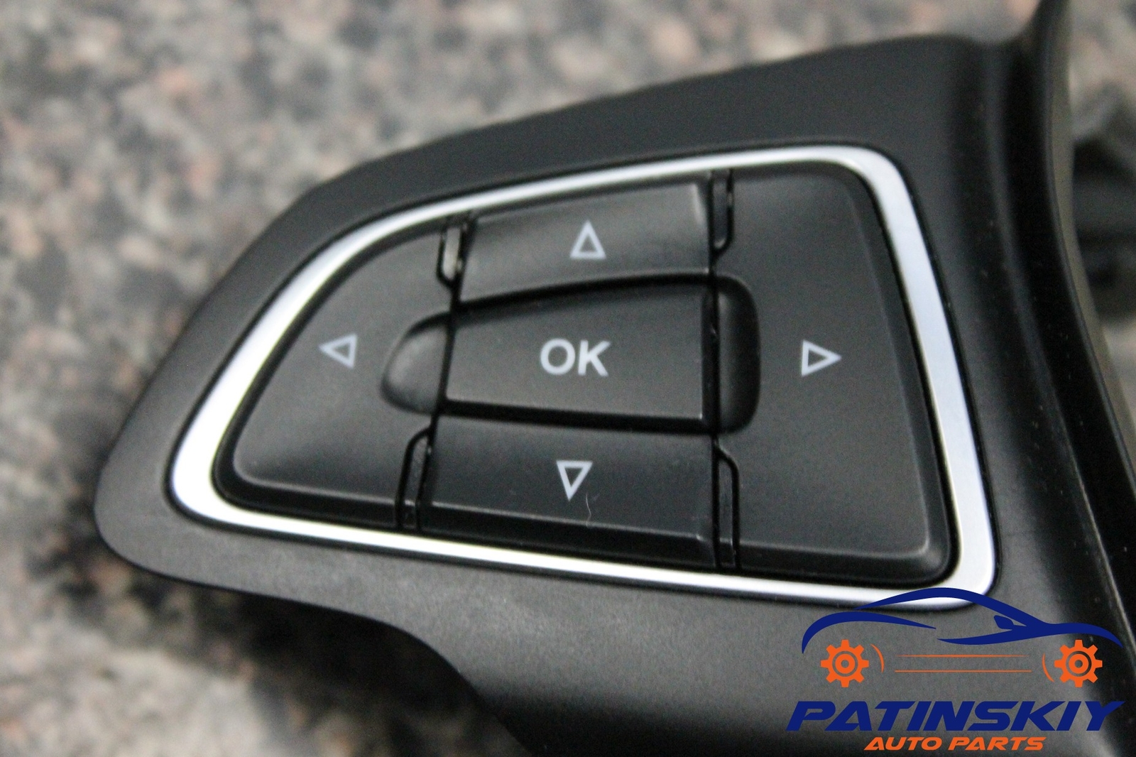 2018 FORD FOCUS STEERING WHEEL CONTROL BUTTON SWITCH OKAY ARROW 18 | eBay