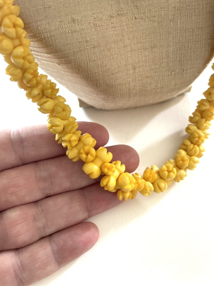 VTG Hawaiian Pikake Yellow Carved Bead Lei Wedding 20” Necklace Barrel ...