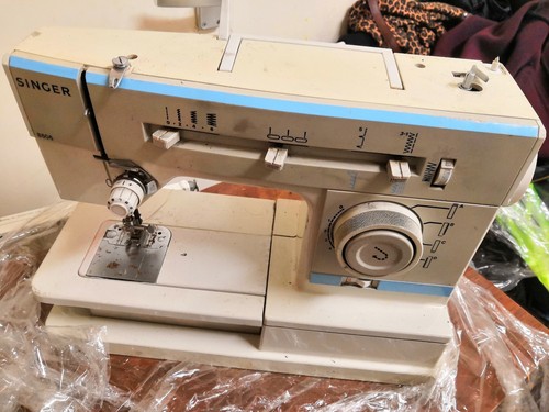 SINGER SEWING MACHICE ZIGZAG 8606 | eBay UK