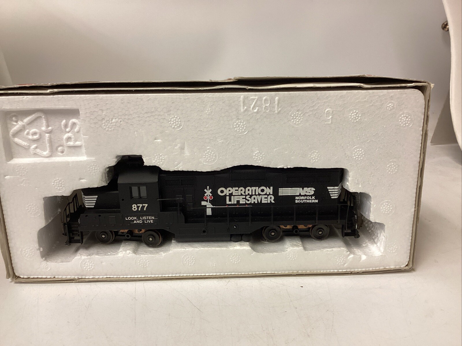 HO Scale Walthers, GP9M Diesel Locomotive, Norfolk Southern, Black ...