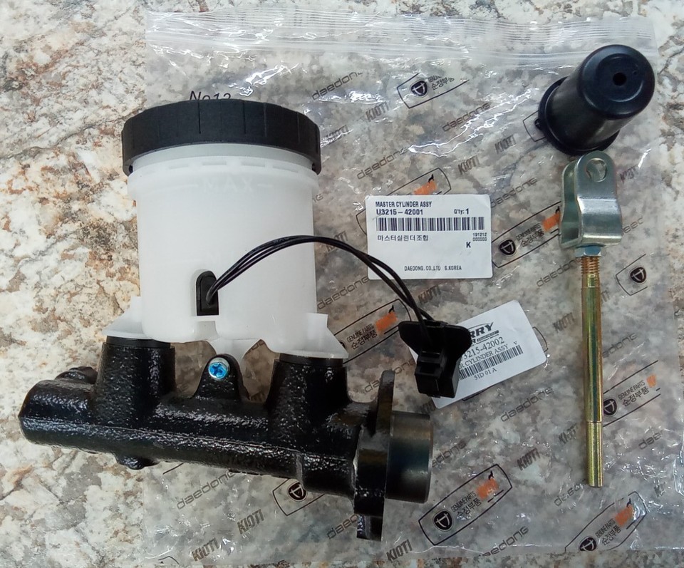 New Genuine Kioti Mechron, K9 U3215-42002 Front Brake Master Cylinder ...
