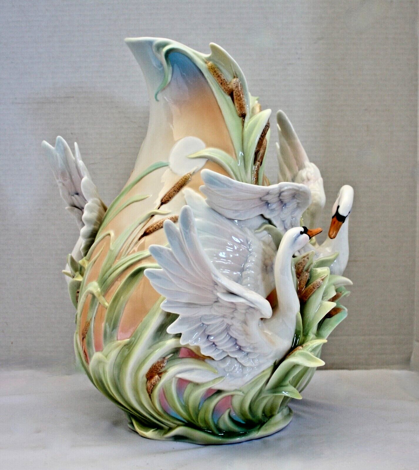 FRANZ Art Nouveau Porcelain Swan Vase Signed By Ho Shun & G.G. Santiago ...