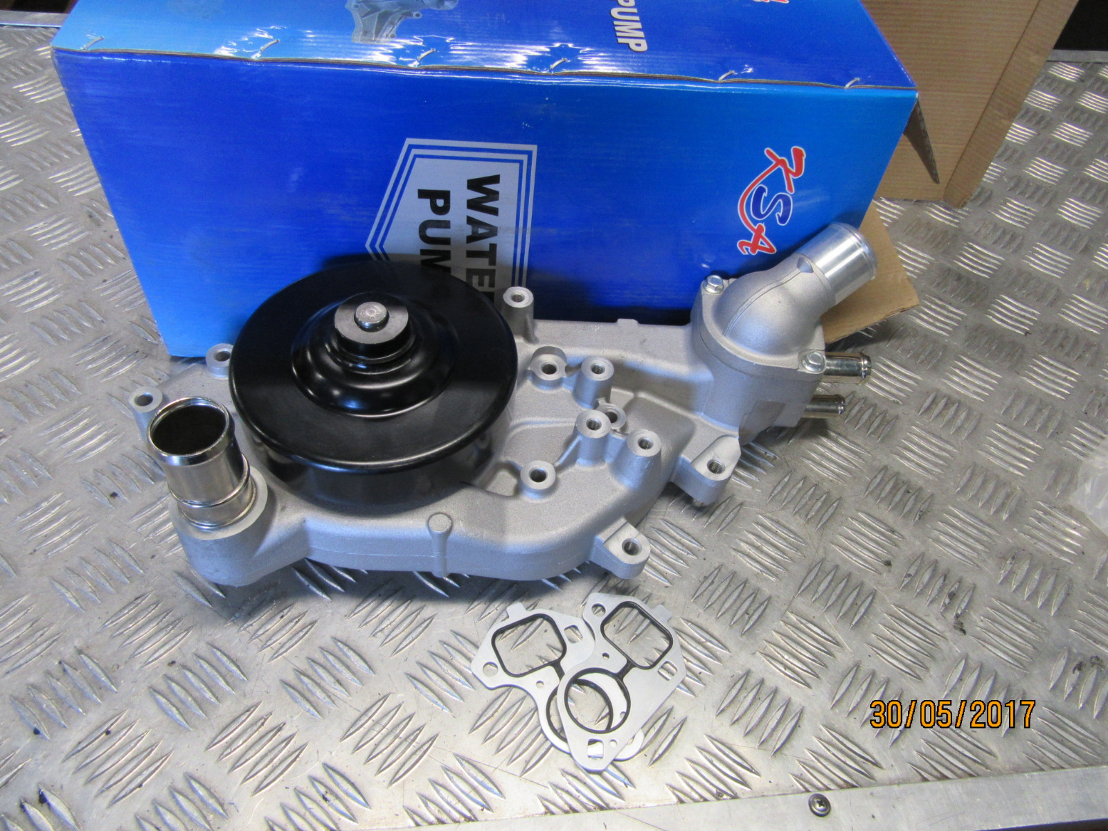 SS R8 HSV V8 LS2 6.0LHOLDEN COMMODORE VZ VE V8 6.0L 6.2L GEN4 LS2 WATER ...