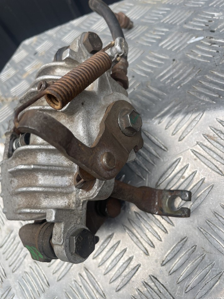 NISSAN SKYLINE R31 REAR DISC BRAKE CALIPERS LEFT/RIGHT | eBay Australia