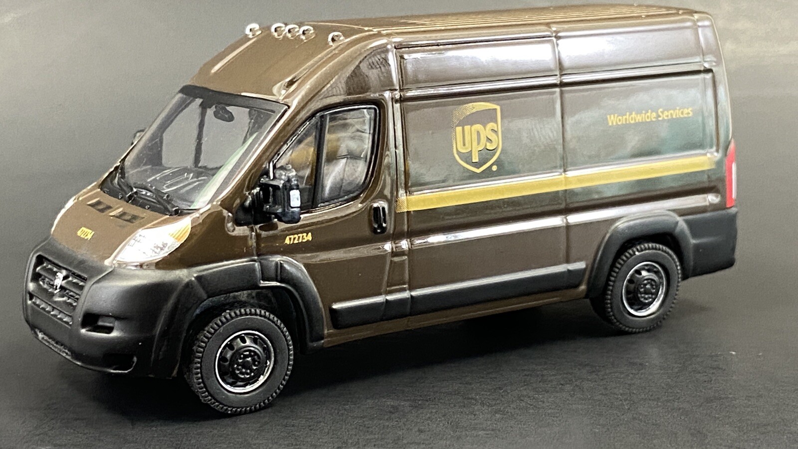2018 18 RAM PROMASTER UPS DELIVERY MAIL PANEL TRUCK 1:64 SCALE DIORAMA ...