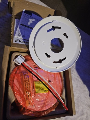 Kidde Smoke Alarm NEW 21029730 Hardwired With Battery Backup. New In ...