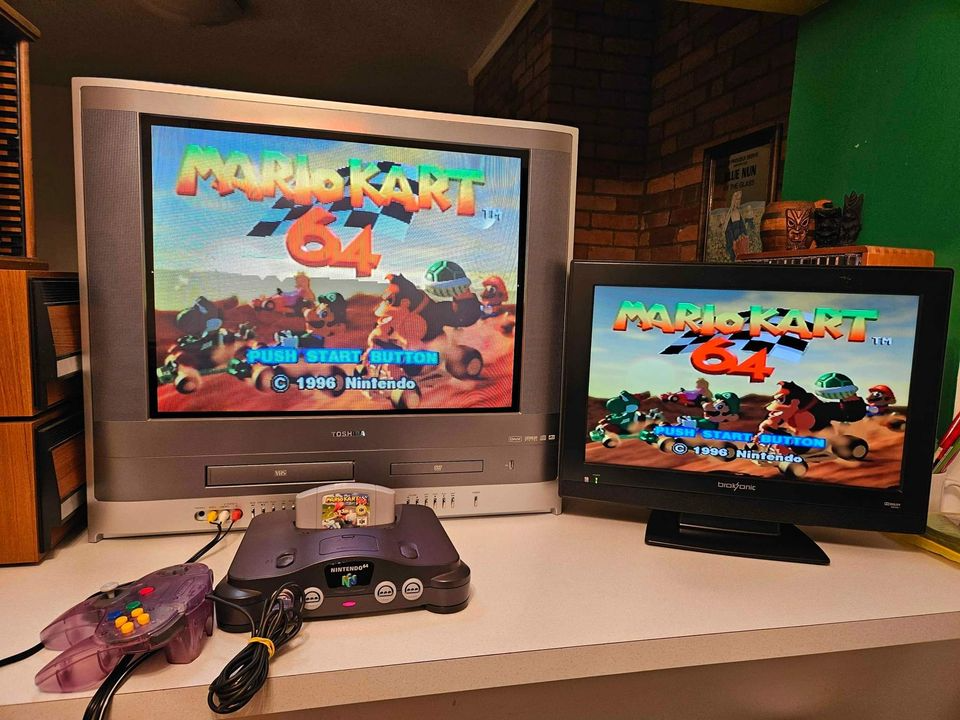 TOSHIBA 24 Inch CRT TV DVD VCR VHS Combo Retro Gaming MW24F52 w/ Remote ...