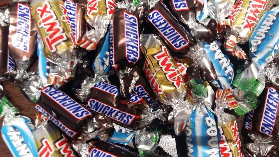 SNICKERS BOUNTY TWIX Mini Chocolate Bars Party Bites European Candy ...