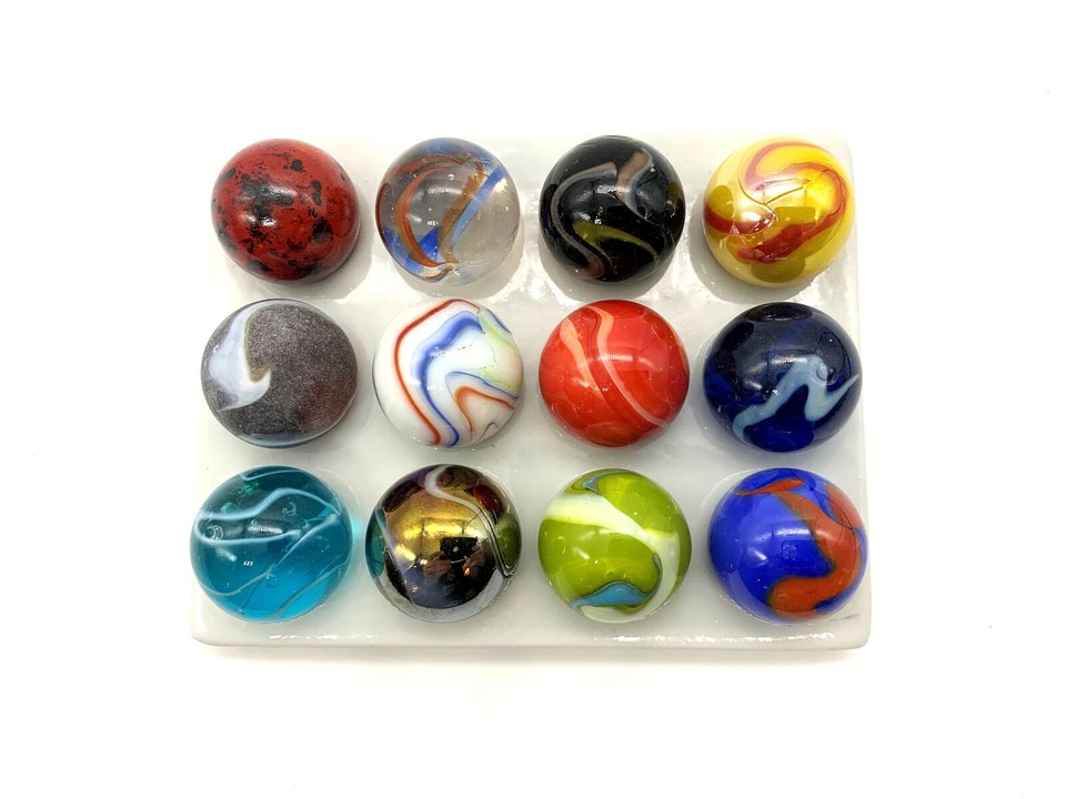 Single White Spot Plate Porcelain with 12 Wells Marble Display, Crafts ...
