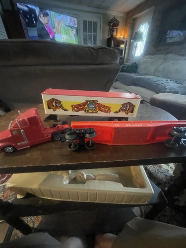 K-Line - Heavy Hauler: Ringling Bros & Barnum Bailey Circus Tractor ...