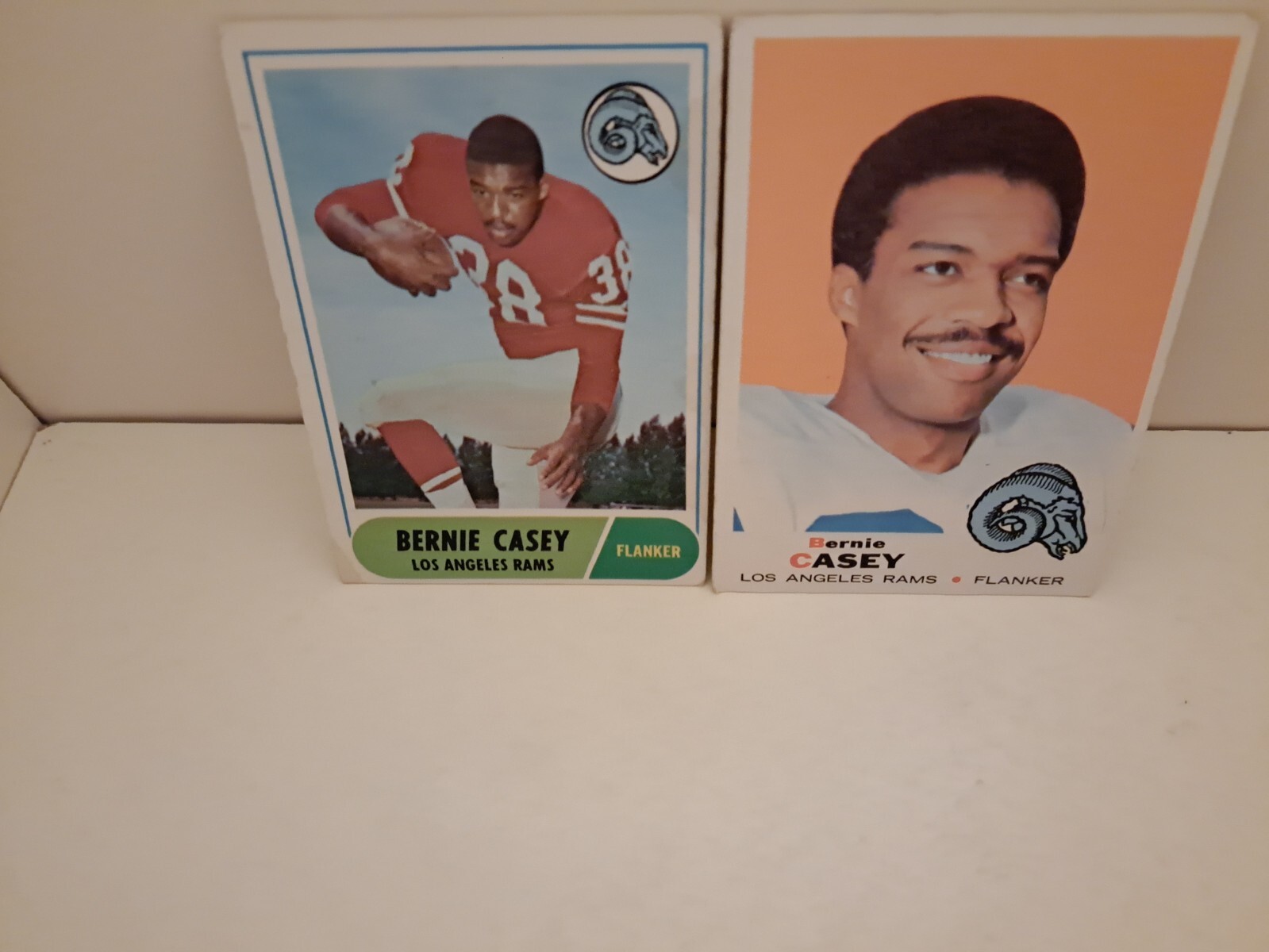 LOT OF 2 BERNIE CASEY 1960s Cards #28 147 Vintage LOS ANGELES RAMS ...