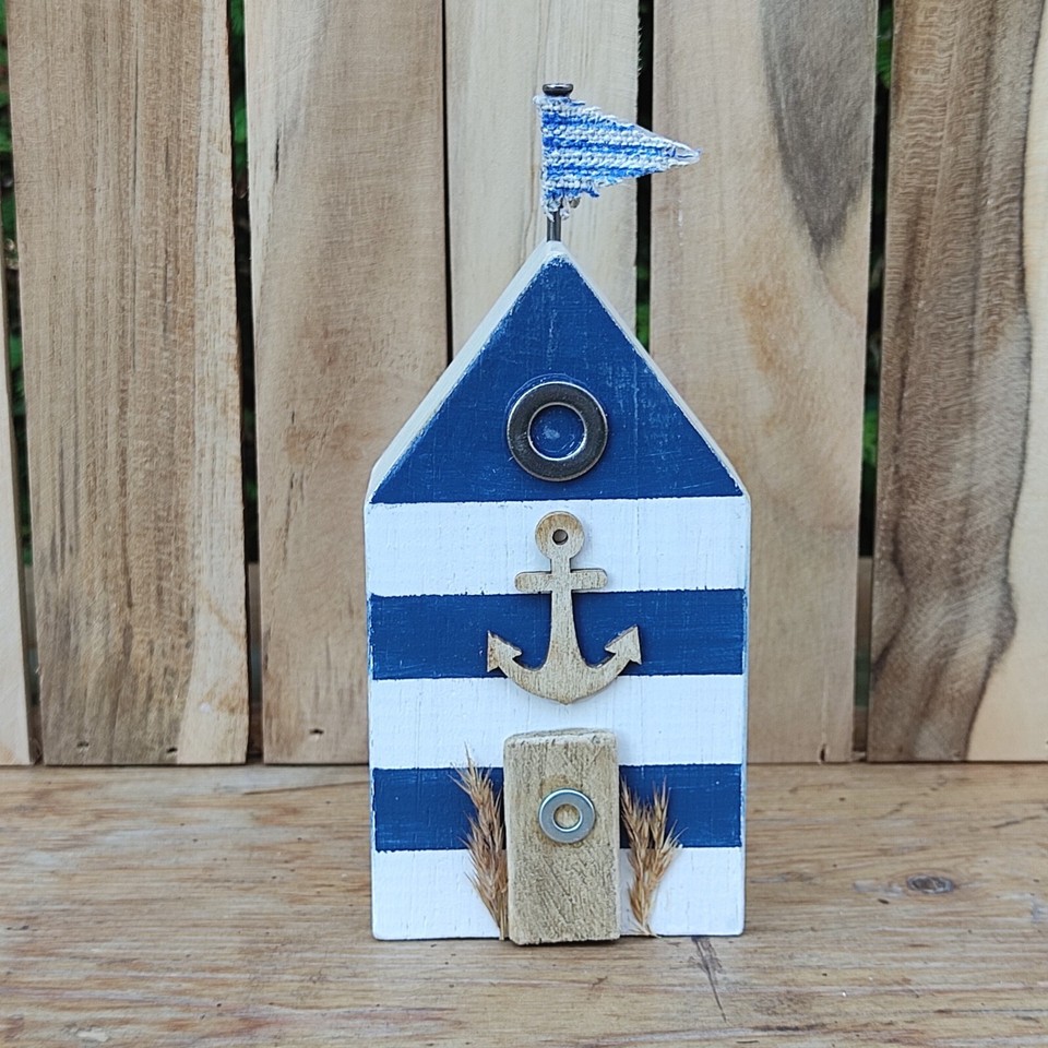 Mini Beach Huts. Hadmande Wooden Coastal Houses. Seaside Nautical Shelf ...