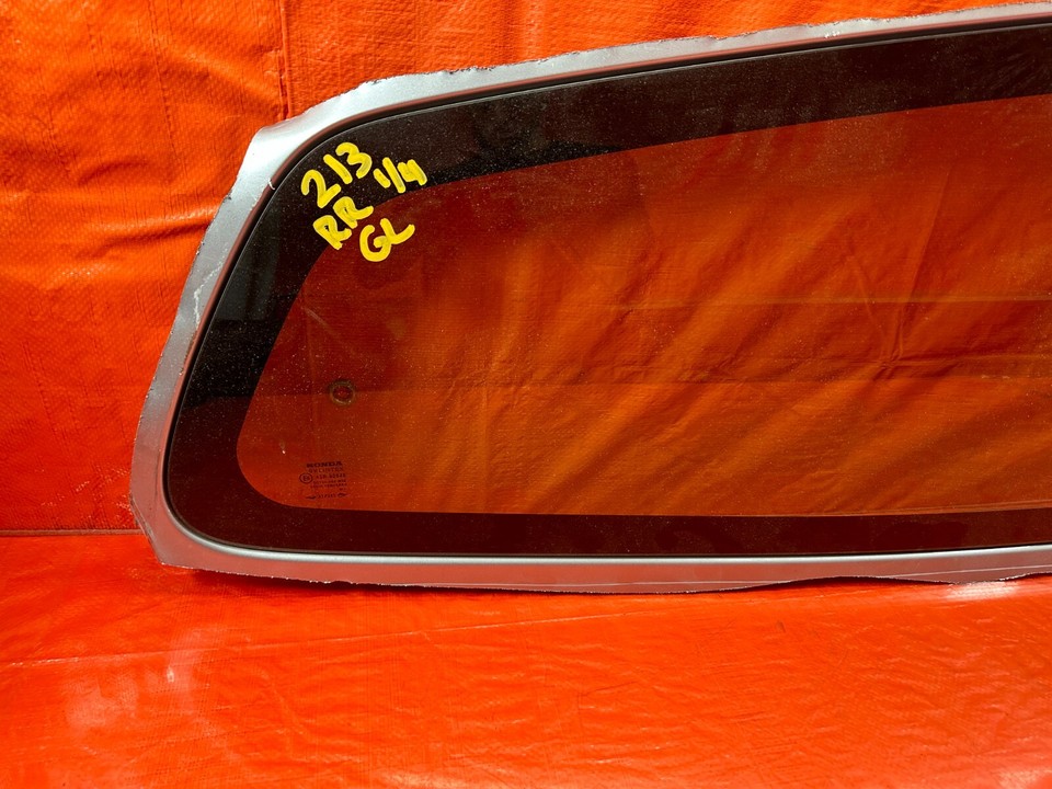 02-05 HONDA CIVIC SI EP3 HATCH- RIGHT REAR 1/4 QUARTER GLASS WINDOW OEM ...