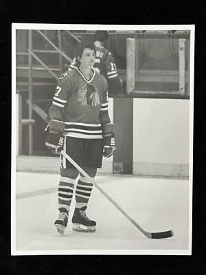 1980-81 DARRYL SUTTER CHICAGO BLACKHAWKS NHL B&W 8x10 PHOTO VINTAGE ...