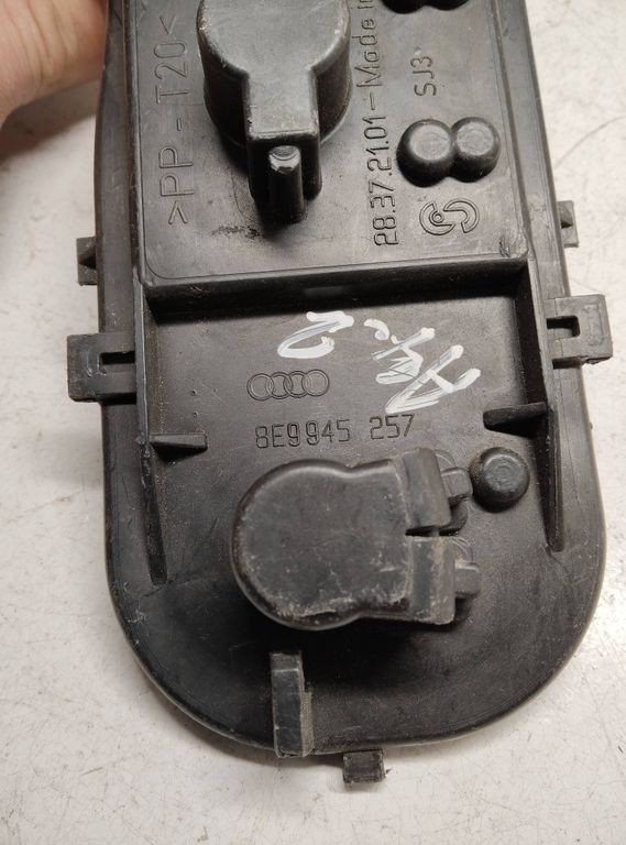 Audi A4 S4 B6 8E 8H 2001 Left rear Tail light bulb cover holder ...