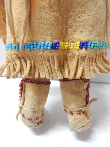 ANTIQUE VINTAGE PIKUNI BLACKFEET PLAINS INDIAN BEADED DOLL - LOTS OF ...