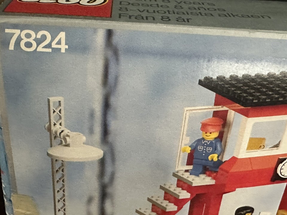 Lego Vintage 4.5V Train Set Number 7824, Train Station, Produced in ...