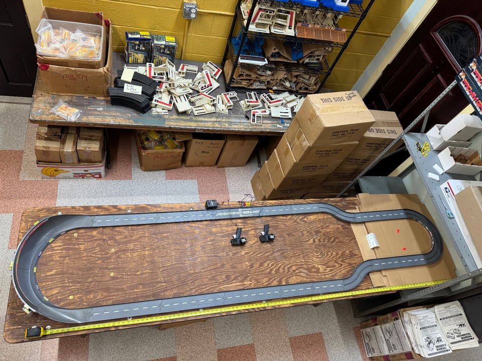 RARE 18ft 1992 TYCO TCR HIGH BANK CURVE Slot less RACE SET With 4 Cars ...