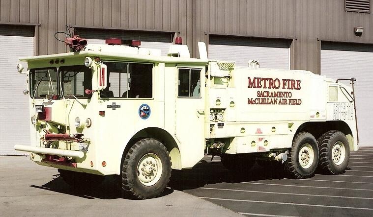 Sacramento Metro Fire (2) Oshkosh P4 6x6 ARFF units fire apparatus ...
