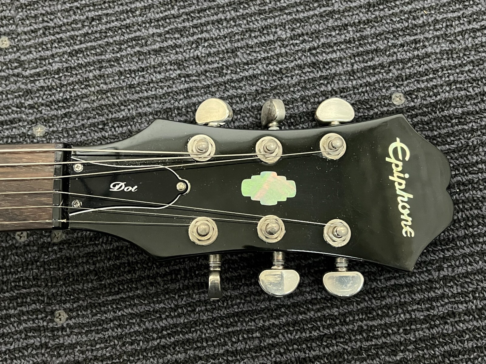 Epiphone DOT EB Semi-Hollowbody Electric Guitar & Road Runner Hard ...