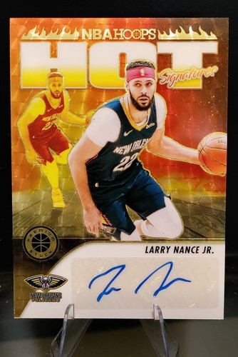 2023-24 Panini NBA Hoops Premium Stock - Hot Signatures Gold Vinyl ...