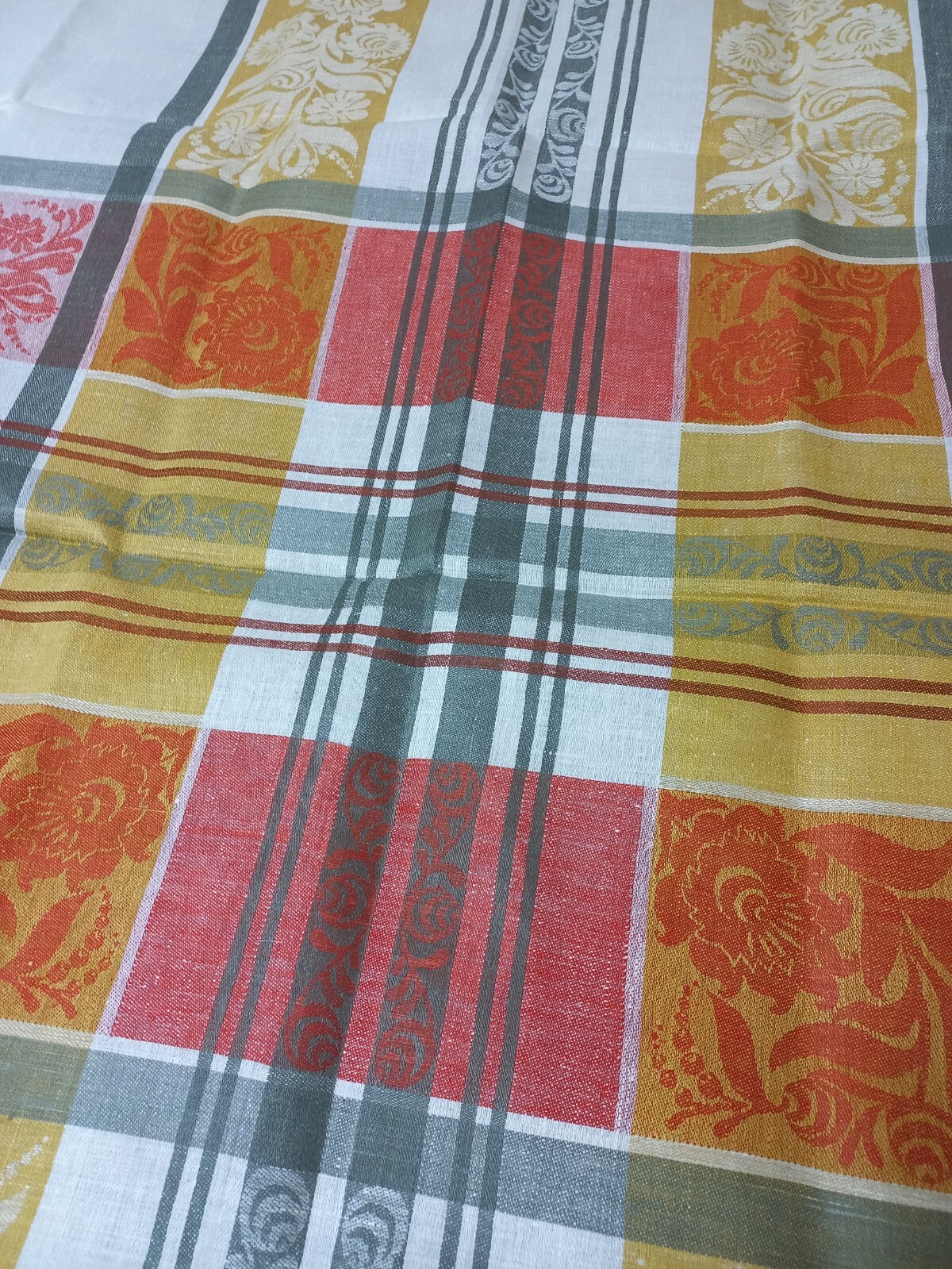 Vintage Soviet Tablecloth Linen Tablecloth from the USSR 150 cm x 150 ...