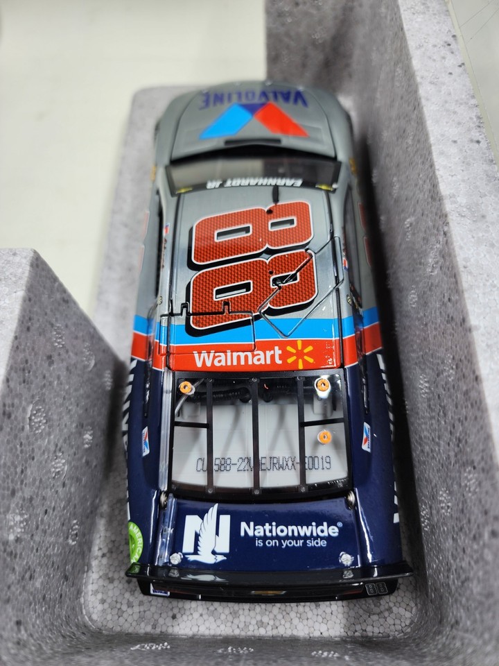 Dale Earnhardt Jr #88 Valvoline 2015 SS Raw Elite 1:24 Lionel Diecast ...