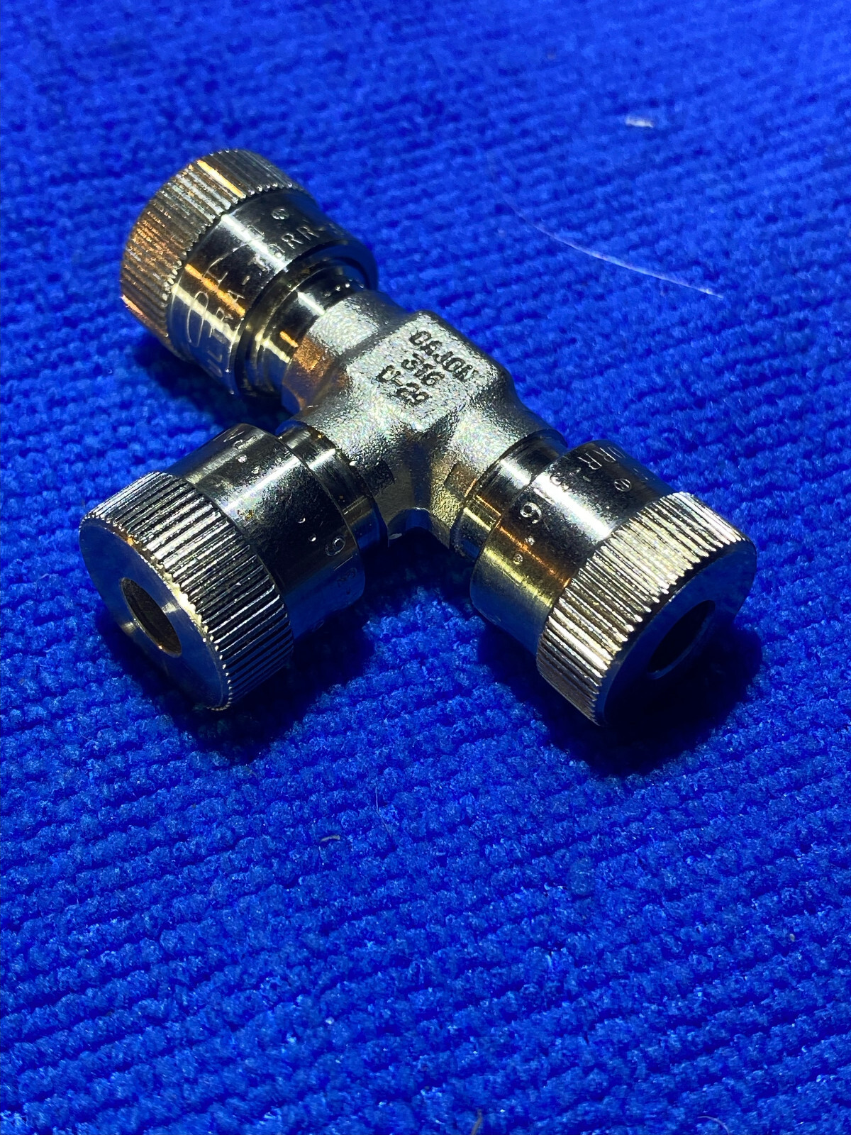 New Swagelok SS 3/8" Ultra-Torr union tee. Bulk discount. One day ...