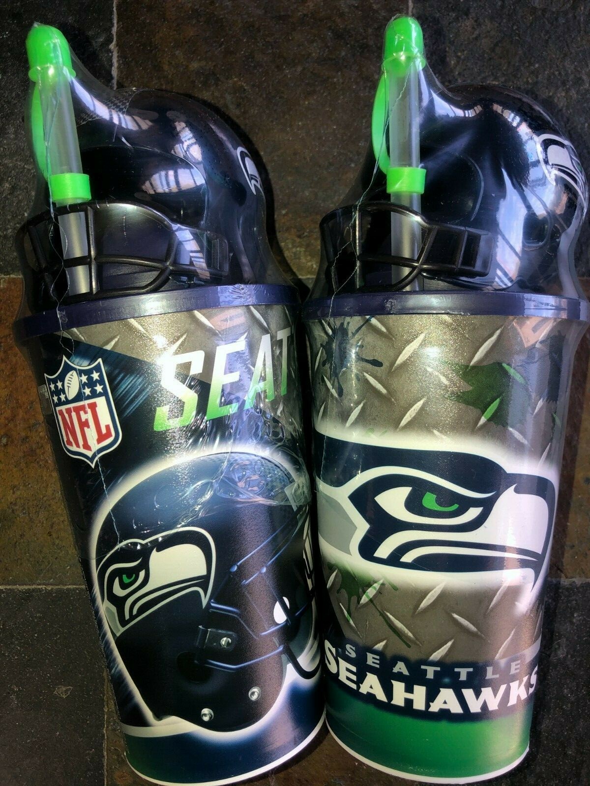 32 oz. Seattle Seahawks Helmet Drink Cup with Moulded Lid, Straw wcap ...