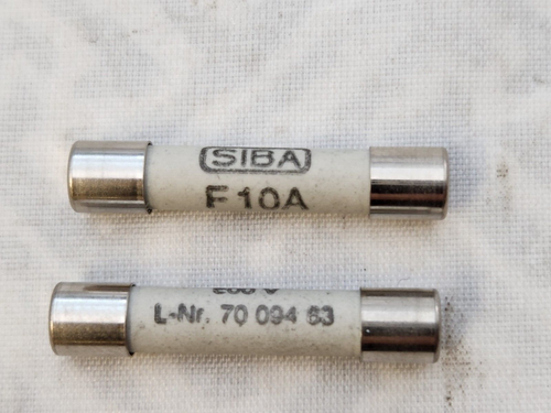 2(LOT) NEW SIBA 70 094 63 F10A 10A 600V 6.3mm x 32mm CERAMIC FUSE ...