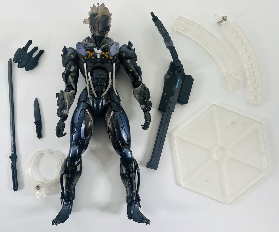 METAL GEAR SOLID RISING REVENGEANCE RAIDEN FIGURE PLAY ARTS KAI SQUARE ...