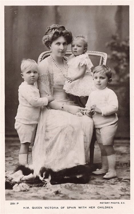 387674) AK Adel - Maria Christina Königin von Spanien mit ihren Kindern ...