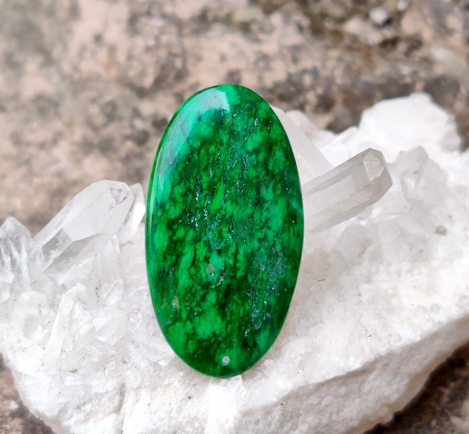 Natural Maw Sit Sit Jade Cab High Chromium Jadeite Jade-Albite Gemstone ...