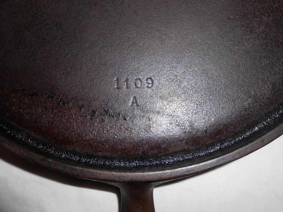 Vintage WAGNER WARE Sidney -0- 1109A Round Griddle Cast Iron Skillet 10 ...