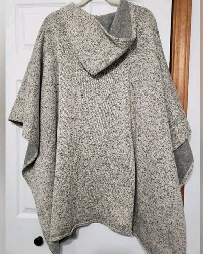 Le Moda Grey with black accent Hooded Cape... Zipper & pockets One Size ...