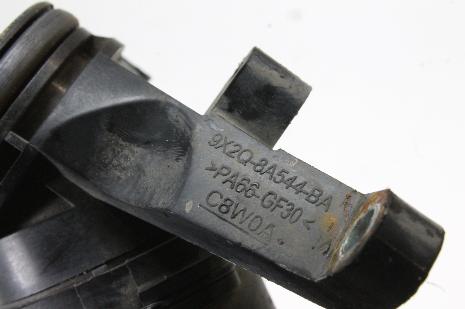 LAND ROVER DISCOVERY IV L319 3.0 SDV6 Cooling system flange 9X2Q-8A544 ...