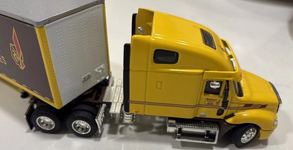 DCP 1:64 Cherokee Freight Lines Freightliner Columbia w/2-28’ Dry Pups ...
