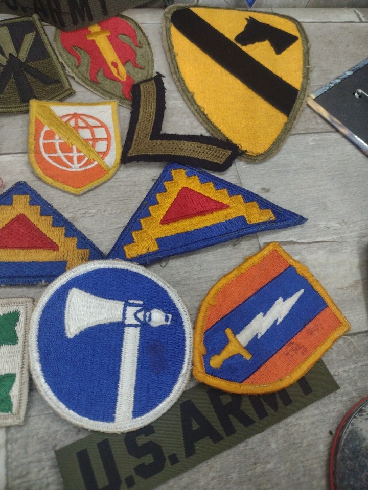 NICE 30 VINTAGE MILITARY PATCHES WWII Vietnam Eras Army Arm Jacket Hats ...