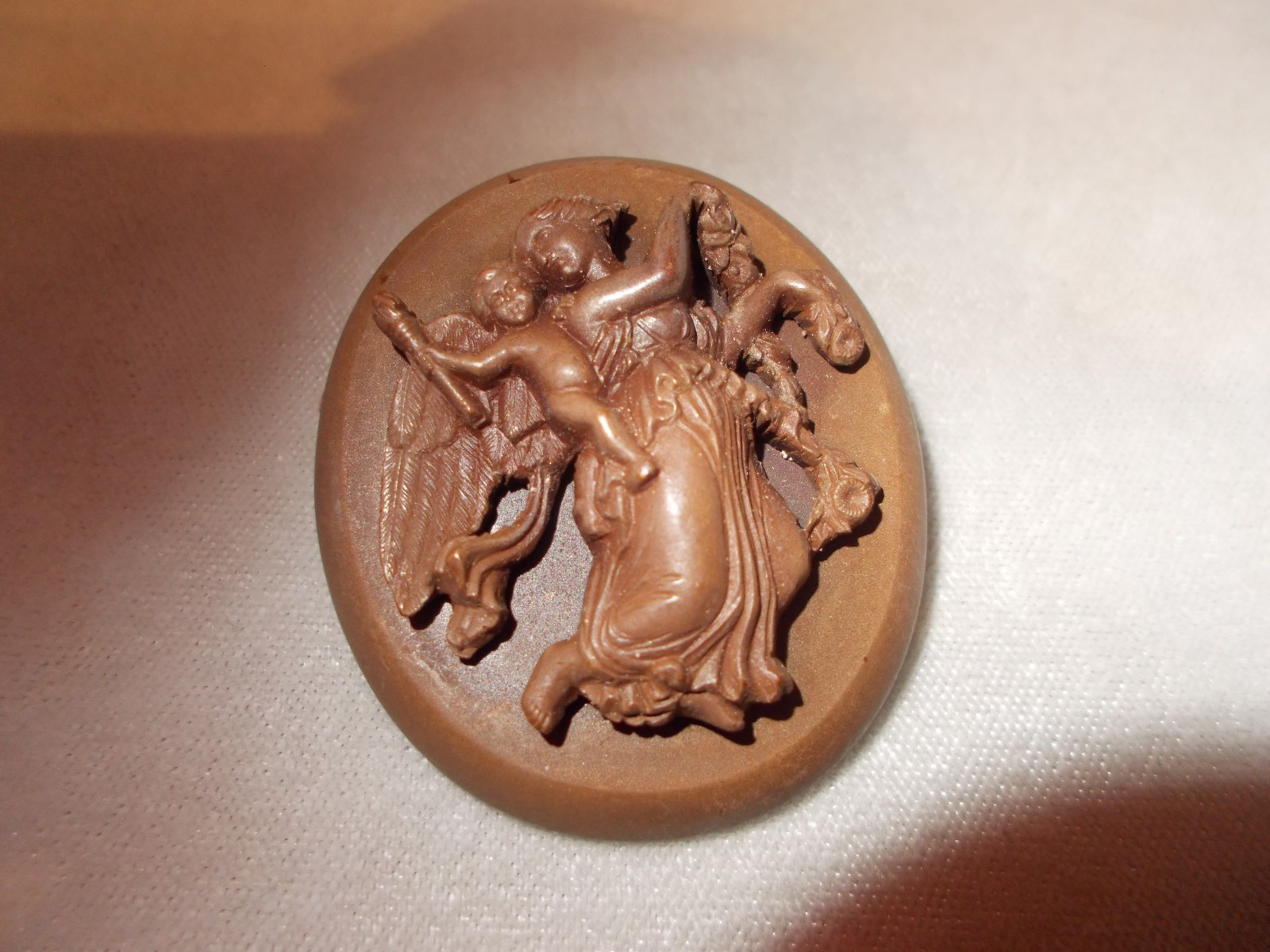 GUTTA PERCHA Victorian Broach, Mourning (Venus with Cupid) estate pin ...