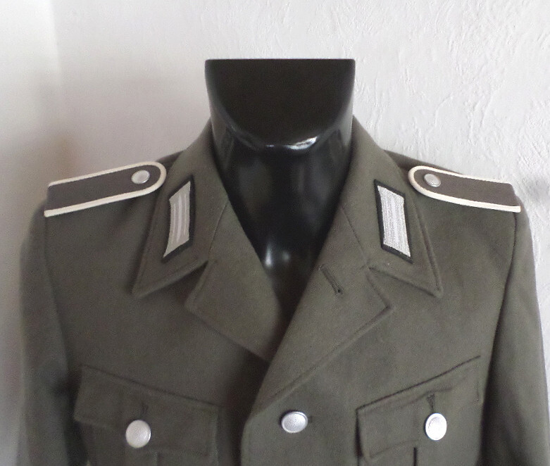 DDR NVA Uniform Jacke mit Ärmelpatten 1975 Soldat k48 , East german ...