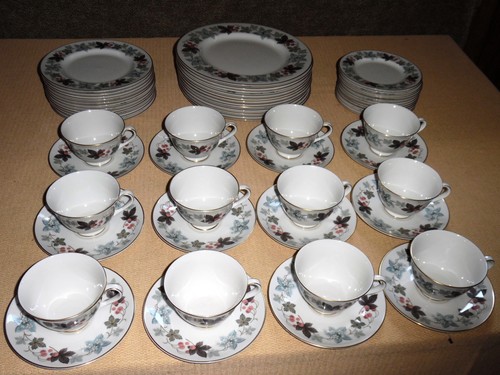 English Translucent China Dinner Set - Royal Doulton - Camelot TC1016 ...