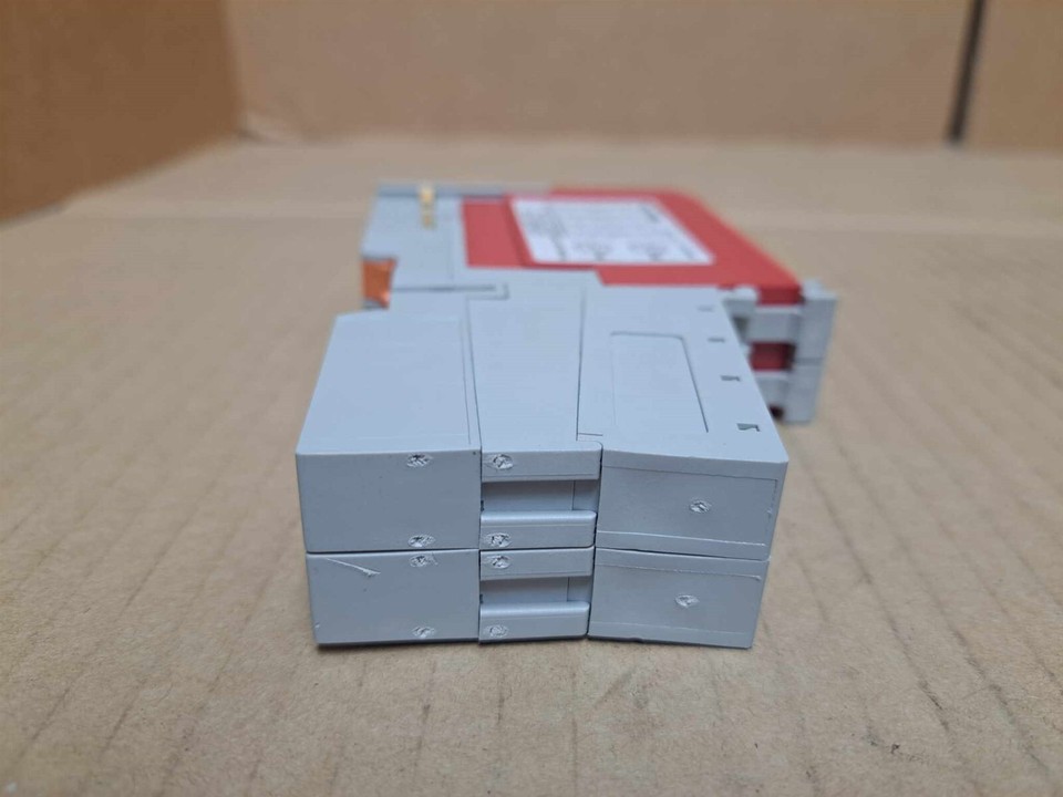 Allen Bradley Safety Input Module w/ Backplane Cat. No. 1734-IB8S Ser ...