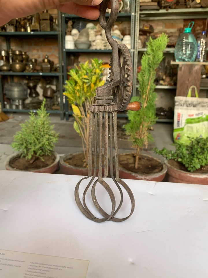 Vintage Rare Iron Egg Beaters Hand Crank Beaters Kitchenware With ...