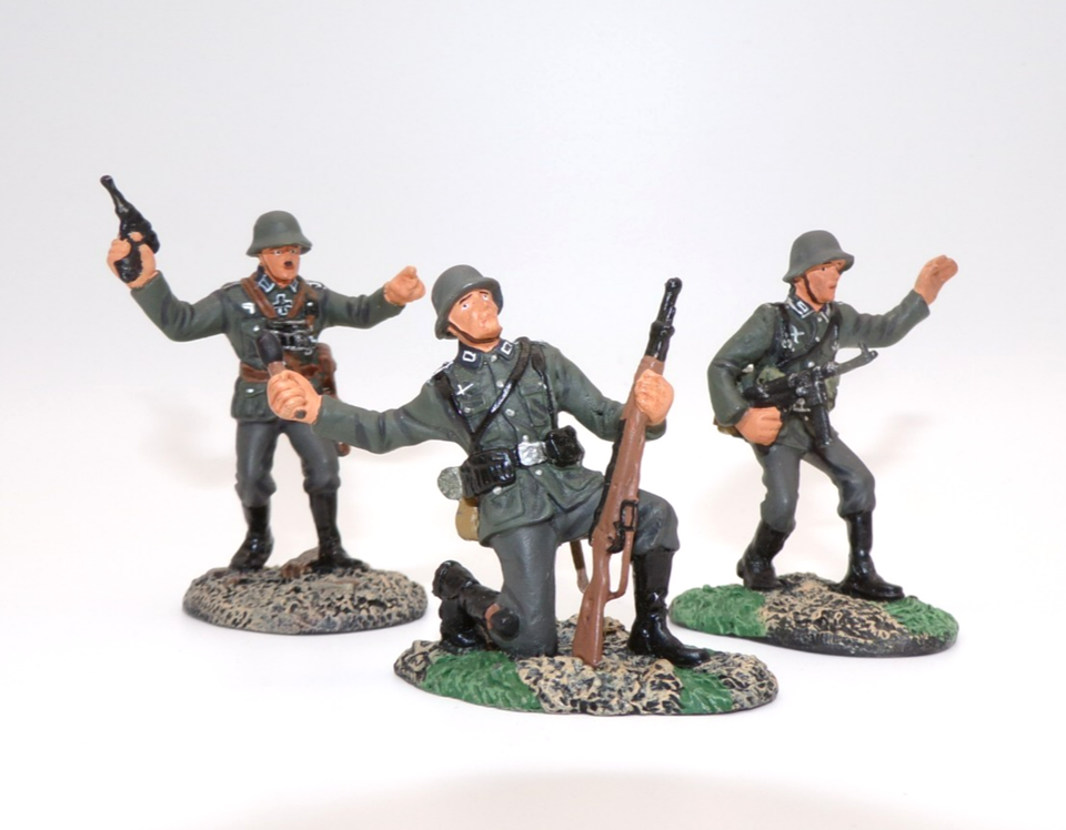 Britains Toy Soldiers WWII #17144 German Wehrmacht - Assault Set 2000 ...