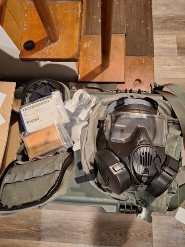 AVON M50 GAS MASK SIZE MEDIUM- unissued condition | eBay