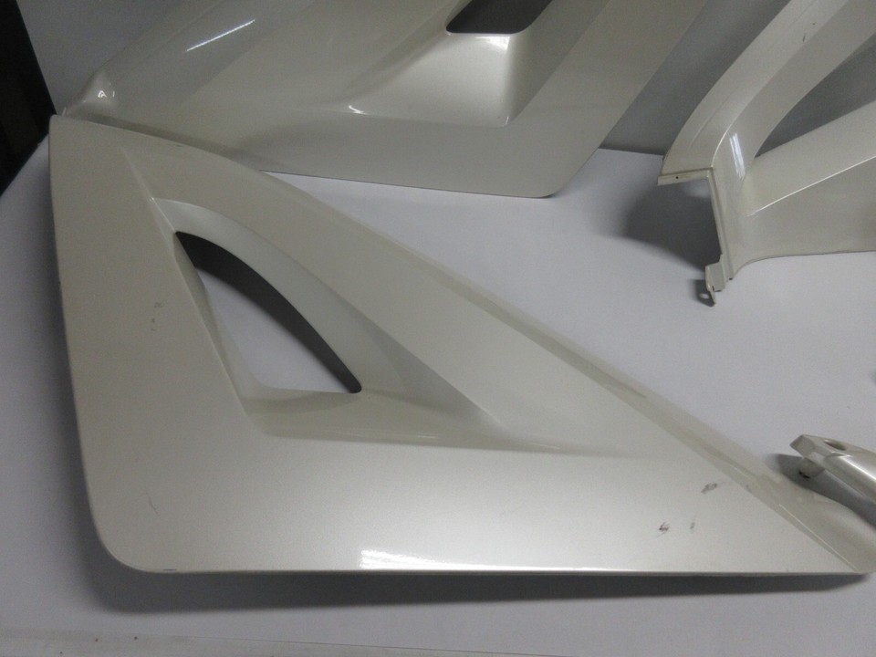 2002 - 2006 Cadillac Escalade EXT Smooth Bed Cladding Trim Kit White ...