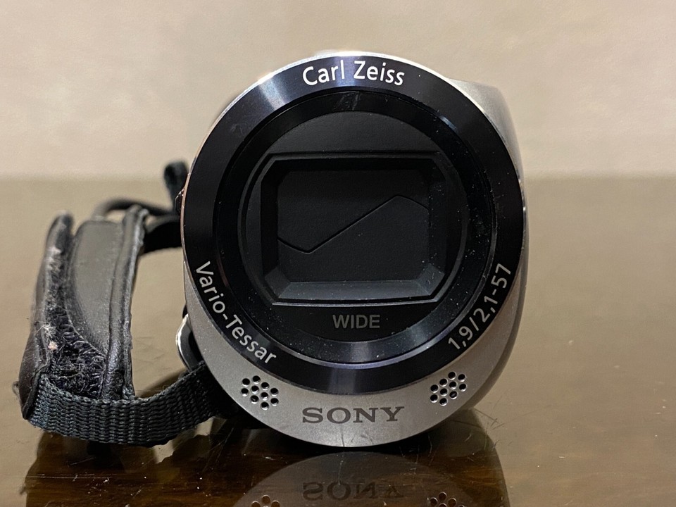 SONY HDR-CX220E Handycam 8.9 MP HD Camcoder Silver With 16 GB MicroSD ...